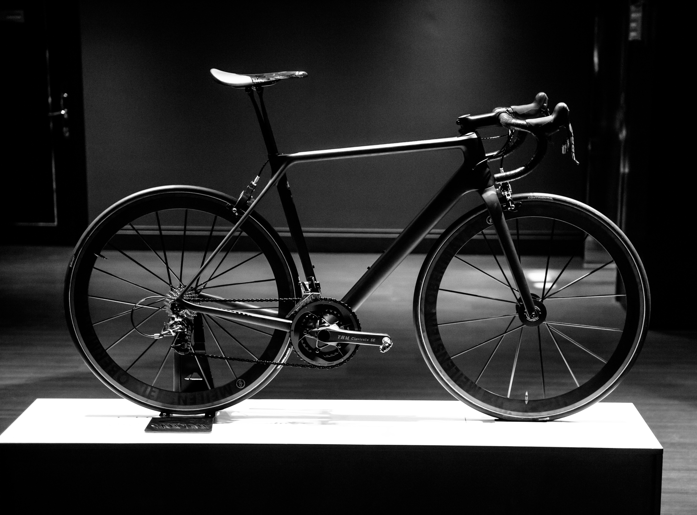 Eight of the lightest road bikes for 2016